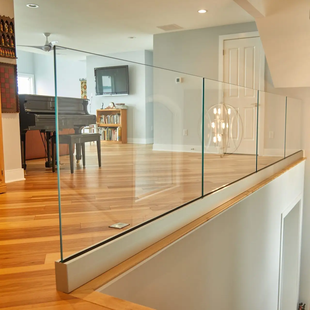 News - Aluminum Frameless U Channel Glass Railing With Led for Indoor ...